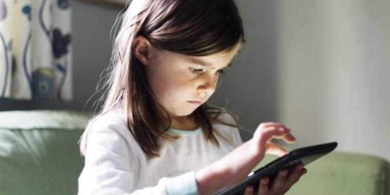 Apps de celular fomentam a leitura, diz estudo da Unesco